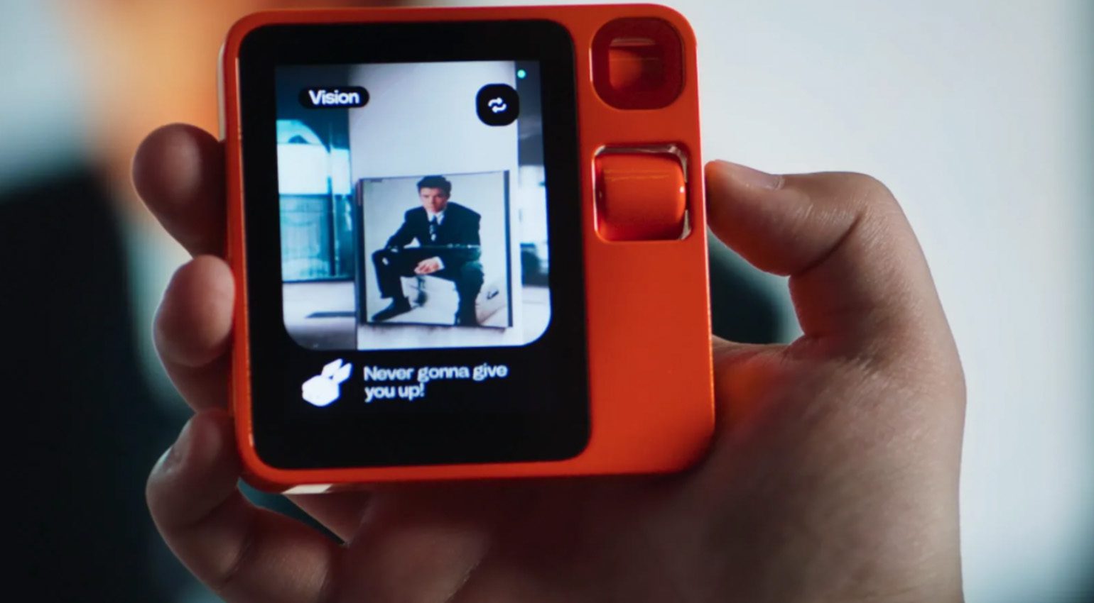 Rabbit R1 & Teenage Engineering: è la fine dell'era smartphone?