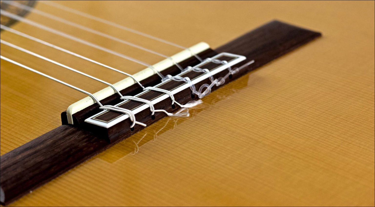 Cambiare le corde alla chitarra acustica e classica
